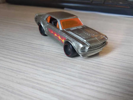 Машинка Hot wheels
