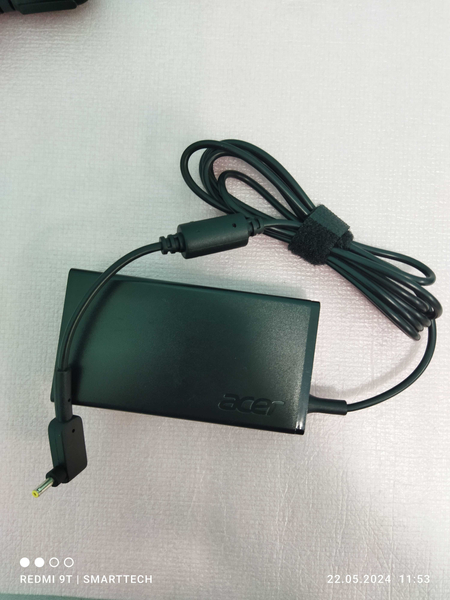 Продам блок питания зарядка для ноутбука Acer 65W