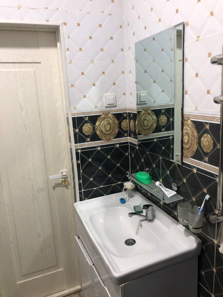 Яшнаобод тумани, Иззат кучасида 86 кв. 3 хонали квартира сотилади
