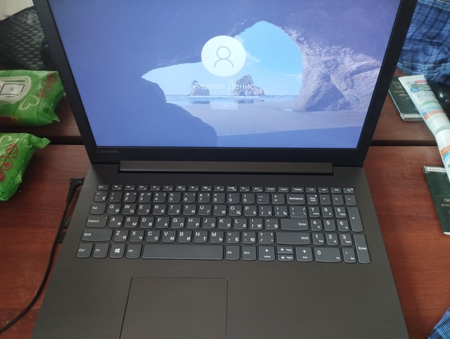 Ноутбук Lenovo v15