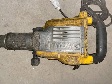 Отбойный молоток DeWALT