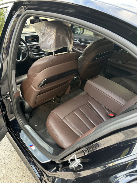 Срочно продаётся BMW 740i