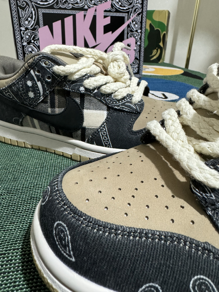 Travis Scott SB dunk