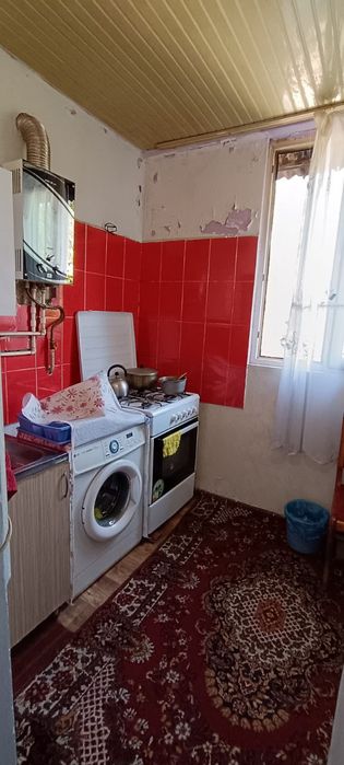 Новомосковская 99я школа 2комн 2эт кирпич рем/ср 52м² серединка 2*6м