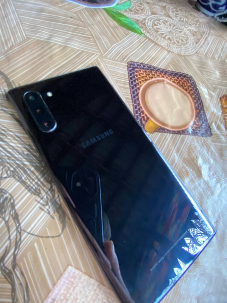 Samsung note 10+ 12/256 idial holatda karopka dakument yo'