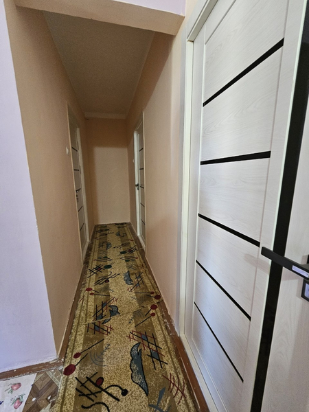 3 xonali 74m² 3-qavat.\\n4 qavatli panelniy dom.\\nManzil : Sentralniy apt