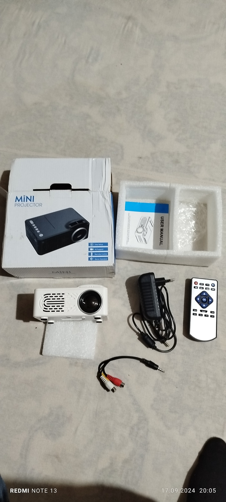 Mini proektor sotiladi