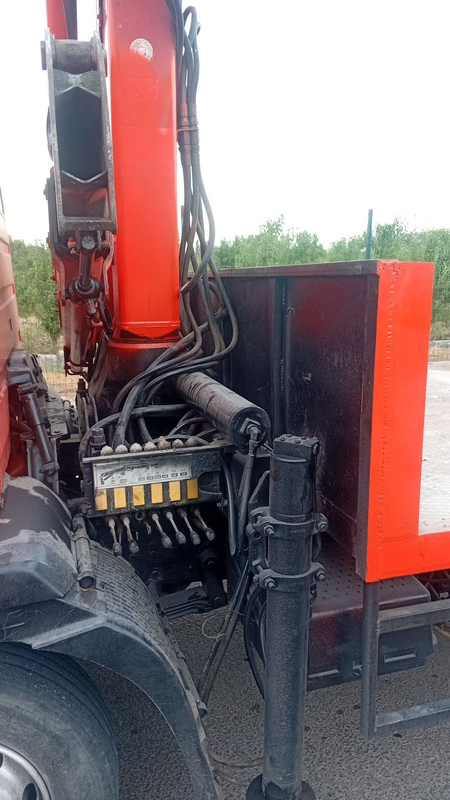 Mersedes benz 1117 manipulyator