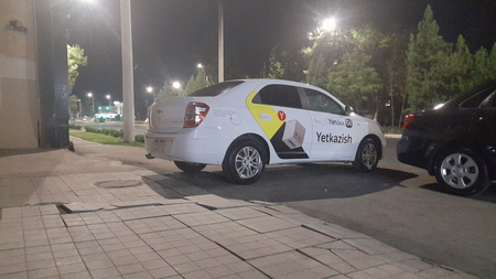 Yandex brend nakleka