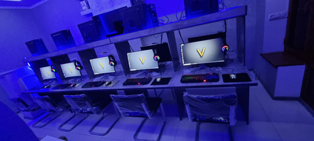 Games Club sotiladi 10ta kampyuter 3ta PlayStation TV