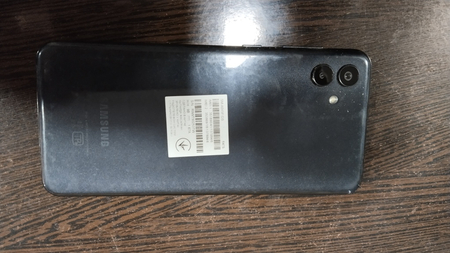 Samsung a04 xolati yaxshi