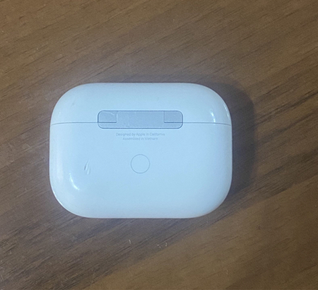 Airpods pro ideal holatda bir qol ishlatilgan.