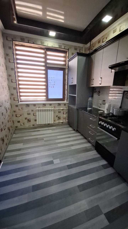 2 Xonalik sotiladi 3 xonalik qilingan 80 kvd