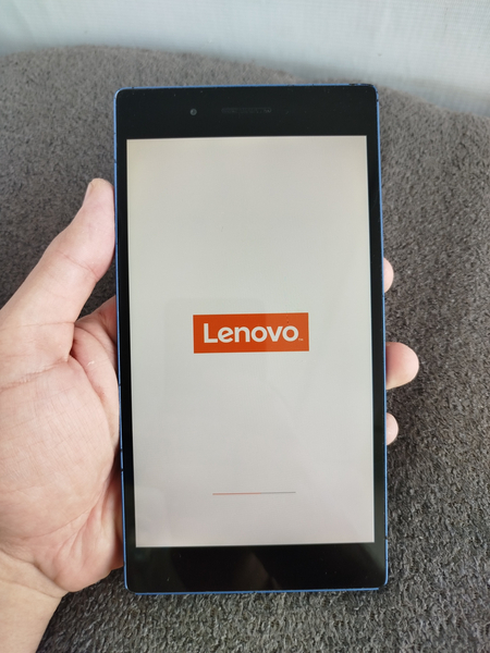 Lenovo смартфон (мини планшет)