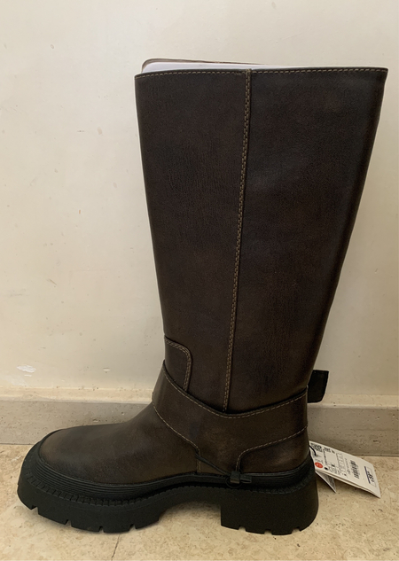 Кожаные сапоги Zara