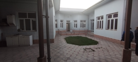 Продаётся здание в городе Янгиюле.