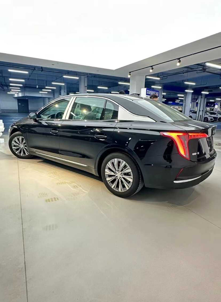 2024 hongqi E-QM5 450KM