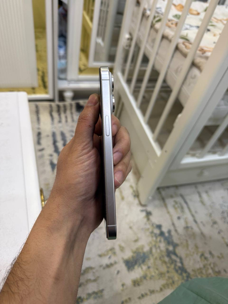 Iphone 15 pro max oq rangli 256 gb xolati a’lo darajada
