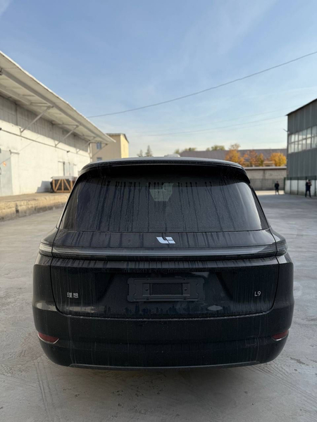 Продается li 9 ultra черная