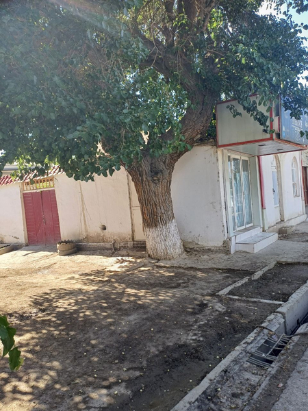Sirochniy uy sotiladi