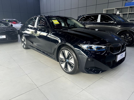 BMW I3 седан 2024 нового поколения