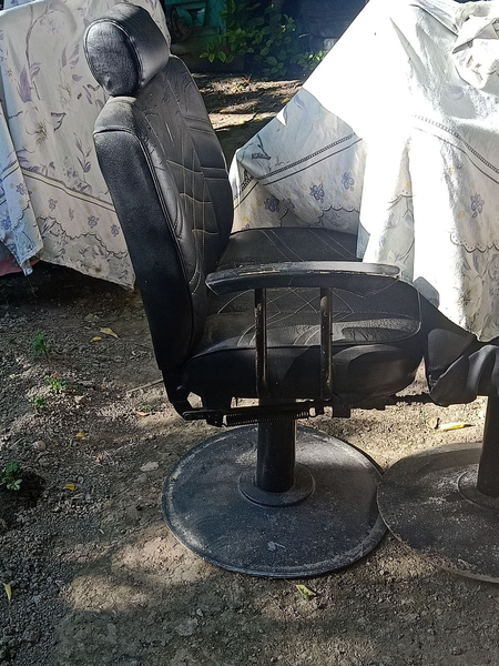 Kreslo sotilsdi 700ming