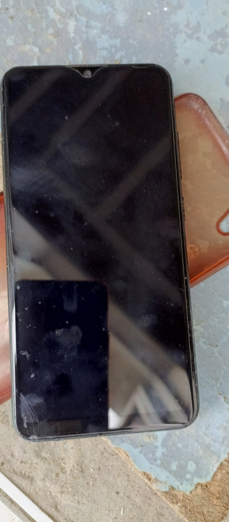 VIVO 2015 telefon xotirasi 32 gb