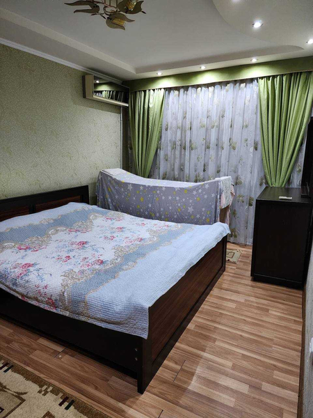 М.Горького метро. Иностанцы и Семья 3/3/5. №207 Ж