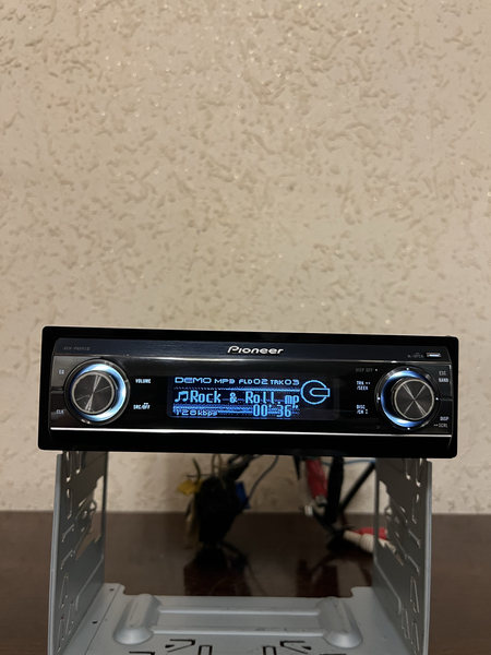 Pioneer DEH-P80RS II Professionalniy magnitafon sotiladi