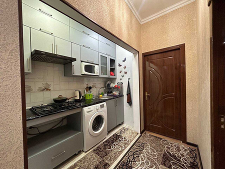 Продается 2х комнатная квартира переделенная на 3х,Район Сергели,ID951