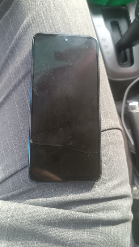 Srocno RedMi note 11 6/128 soriladi.