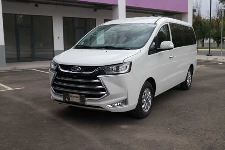 JAC M4 mikroavtobus