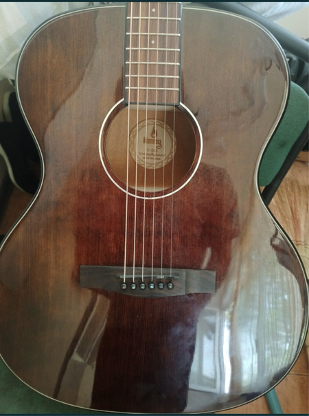 acustik gitara sotiladi