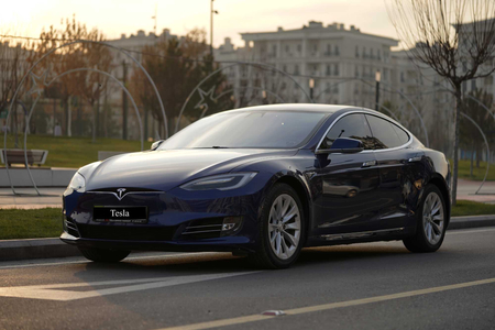 Tesla Model S 2017