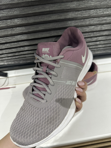 Кроссовки Nike