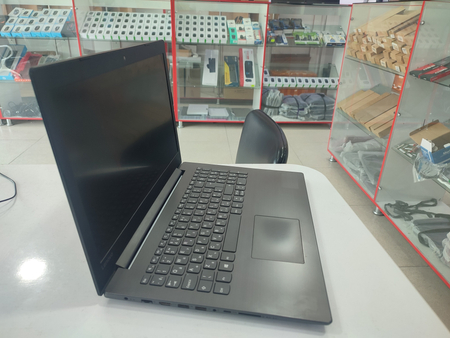 Lenovo ofisnoy yaxwi holatda