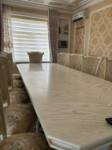 Стол стул сотилади комплект
