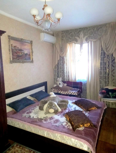 сдаётся комната в трёхкомнатной квартире с хозяйкой