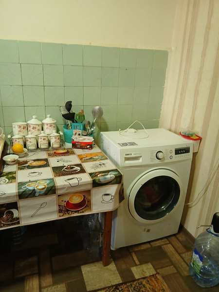 Срочно продаю квартиру в нурафшон той тема