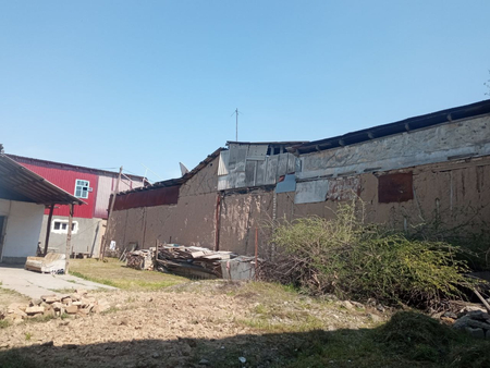 Uchaska sotiladi 6.5 sotix qoshimcha 1.5 sotix zavxati bor yana