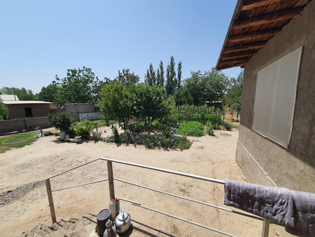Uchastka sotiladi