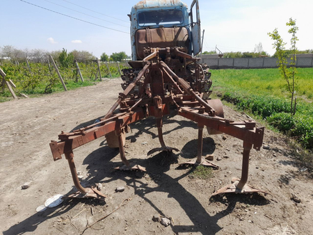 Qazoģiston DT 75