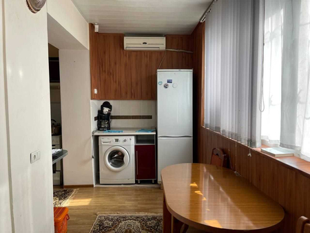 Юнусабад массив Кашгар Трехкомнатная квартира 4/4  (J3502)