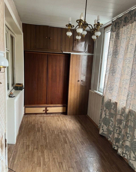 Чилонзор 23 2этаж 2,6 балкон 
2ком  срочно продам