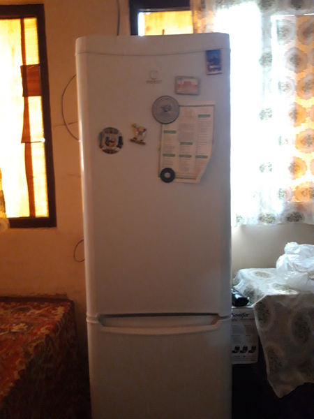 Холодилник  indesid roeson 15000