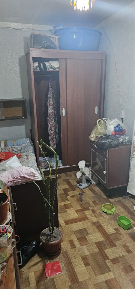 3 х КОМ КВАРТИРУ спутник 8. Огород железная дверь первый этаж.41.000уе