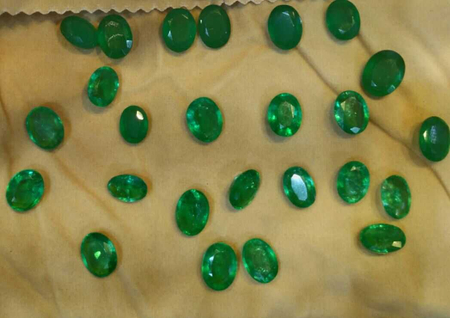 Камень Изумруд (gemstone)