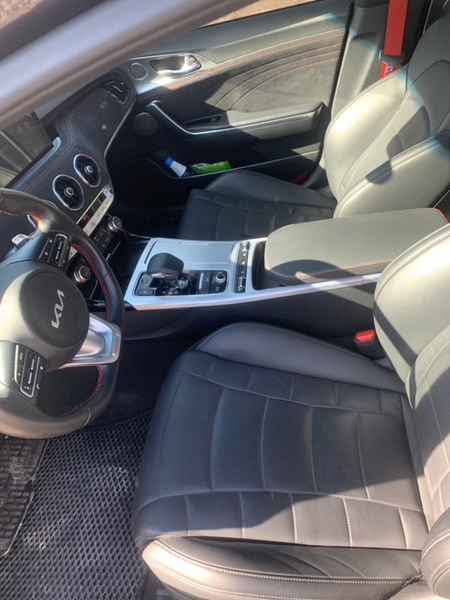 Kia stinger tez va arzon sotiladi kraska 100% toza 14000km yurgan