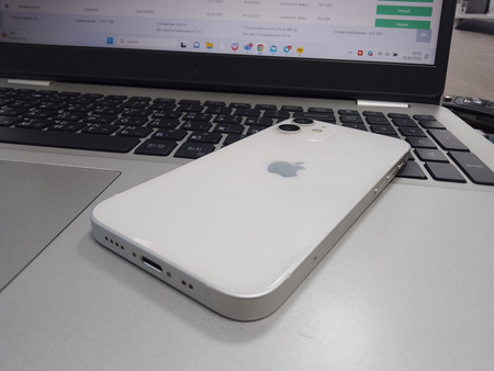 Iphone 12 mini oq ideal holatda !