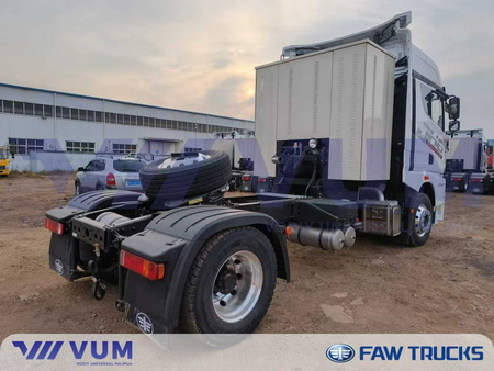 Седельный тягач FAW 4х2 CNG Метан подушка